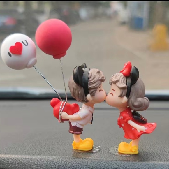 unknown | Accents | Kissing Couple Miniature Set Disney Inspired | Poshmark